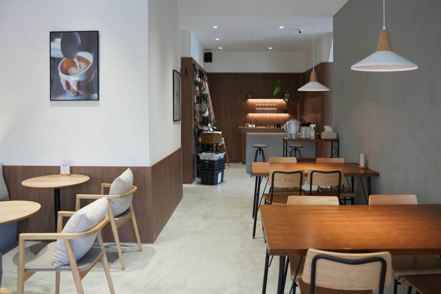 【台南美食】隱身住宅區黑色系質感咖啡廳『宅樂咖啡Zeller Coffee』早午餐、主餐料理、甜點下午茶通通有！ - 台南女孩凱莉吃透透